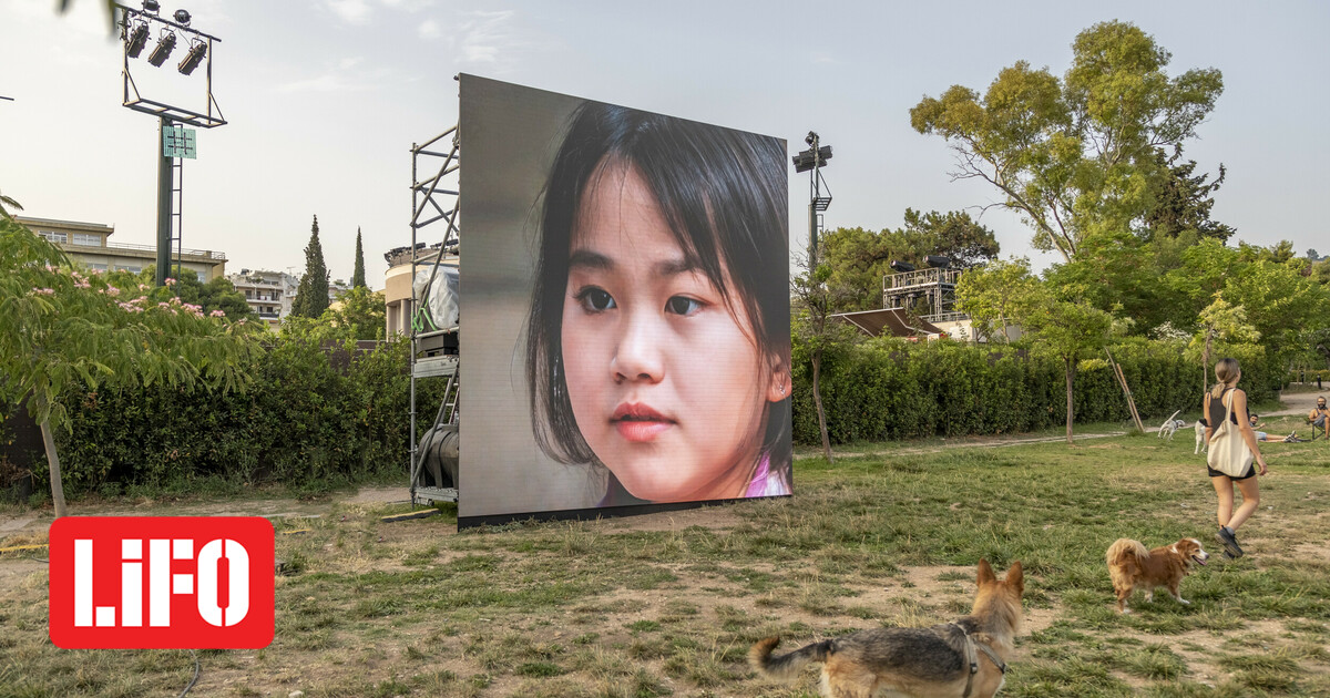 Μια γιγαντοοθόνη προβάλλει αληθινές και ψεύτικες selfies στο Πεδίον του Άρεως | LiFO